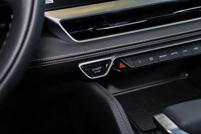 「星越L」2024款 2.0TD DCT EVO两驱长风版内饰图片-颜色大全-有驾