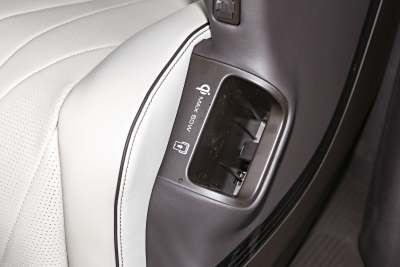 「腾势D9」图片大全-所有车型颜色-有驾