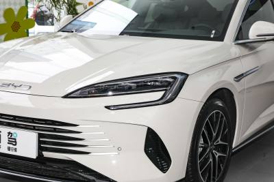 「海豹」2024款 荣耀版 DM-i 1.5L 121km 尊贵型图片-内饰外观空间官方图-有驾