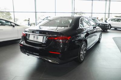 「奔驰E级」2023款 改款 E 300 L 运动豪华型图片-内饰外观空间官方图-有驾