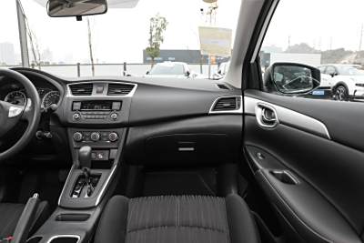 「轩逸」内饰图片-颜色-图片大全-有驾