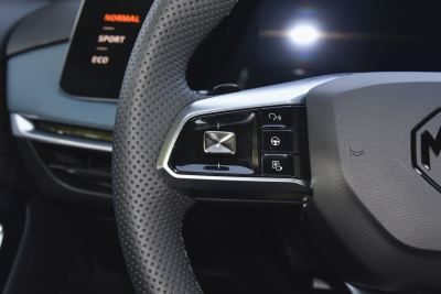 「MG7」2025款 1.5T 300 DCT豪华版内饰图片-颜色大全-有驾