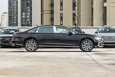 「奥迪A8」2025款 A8L 45 TFSI quattro 豪华型图片-内饰外观空间官方图-有驾