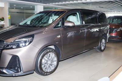 「别克GL8」2023款 陆上公务舱 652T 豪华型图片-内饰外观空间官方图-有驾