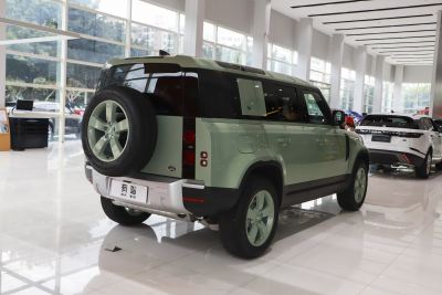 「路虎卫士」2023款 110 3.0T P400 75周年传奇版图片-内饰外观空间官方图-有驾