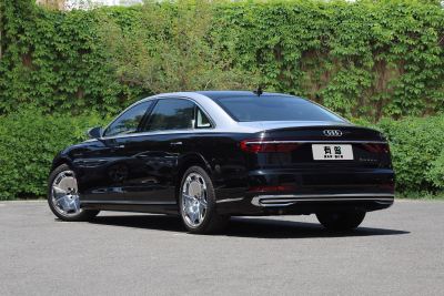 「奥迪A8」2022款 A8L Horch创始人版 双色典藏型图片-内饰外观空间官方图-有驾