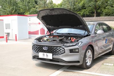 「蒙迪欧」2025款 1.5T EcoBoost E 混动 舒雅型图片-内饰外观空间官方图-有驾