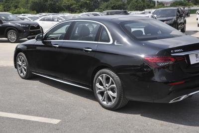 「奔驰E级」2023款 E 300 L 运动时尚型图片-内饰外观空间官方图-有驾