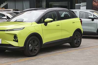 「吉利几何E萤火虫」2022款 401KM 霹雳虎 4座图片-内饰外观空间官方图-有驾