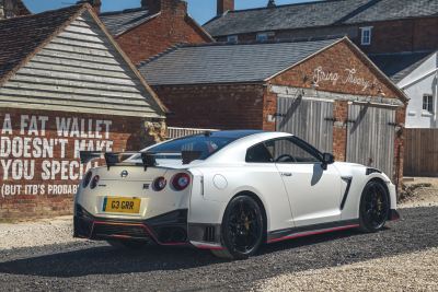 「日产GT-R」图片大全-所有车型颜色-有驾