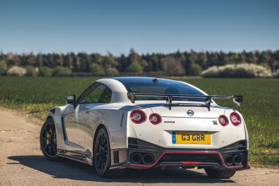 「日产GT-R」图片大全-所有车型颜色-有驾