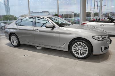 「宝马5系」2022款 改款二 525Li 豪华套装图片-内饰外观空间官方图-有驾