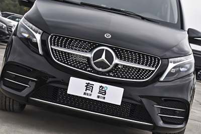 「奔驰V级」2022款 V 260 L 长轴距豪华版外观图片-颜色大全-有驾