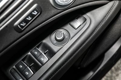 「Stelvio斯坦维」内饰图片-颜色-图片大全-有驾