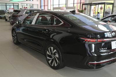 「帕萨特」2025款 Pro 300TSI 龙耀版图片-内饰外观空间官方图-有驾