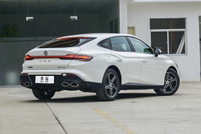 「MG7」2023款 1.5T DCT至美豪华版图片-内饰外观空间官方图-有驾