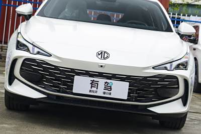 「MG7」2023款 1.5T DCT至美豪华版图片-内饰外观空间官方图-有驾