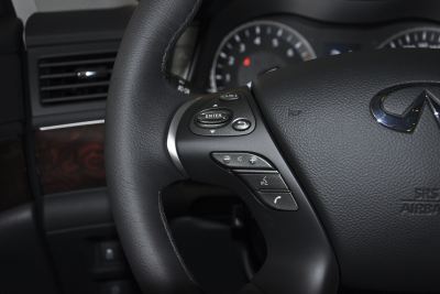 「英菲尼迪Q70」内饰图片-颜色-图片大全-有驾