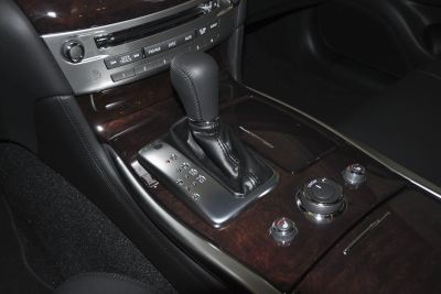 「英菲尼迪Q70」内饰图片-颜色-图片大全-有驾