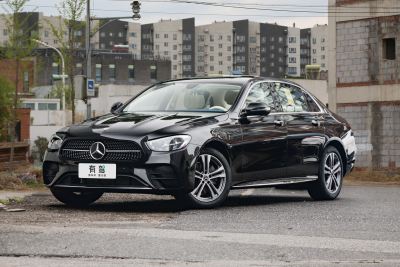 「奔驰E级」2023款 E 260 L 运动型 4MATIC图片-内饰外观空间官方图-有驾