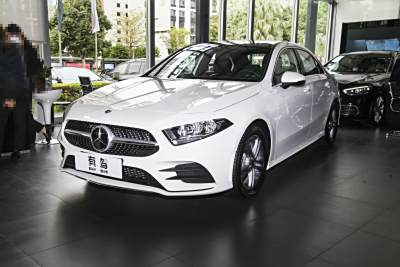 「奔驰A级」2023款 A 180 L图片-内饰外观空间官方图-有驾