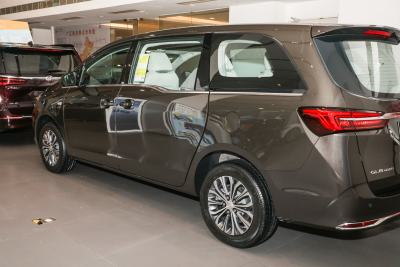 「别克GL8」2022款 陆上公务舱 652T 舒适型图片-内饰外观空间官方图-有驾