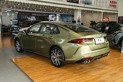 「影豹」2023款 270T DCT J15版图片-内饰外观空间官方图-有驾