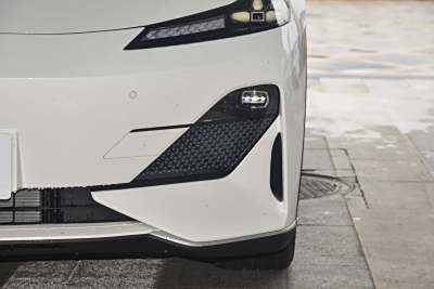 「深蓝SL03」2023款 200Max增程版图片-内饰外观空间官方图-有驾