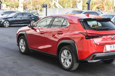 「雷克萨斯UX」2022款 260h 探·酷版图片-内饰外观空间官方图-有驾