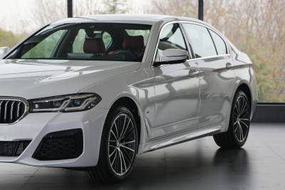 「宝马5系」2023款 530Li xDrive M运动套装图片-内饰外观空间官方图-有驾