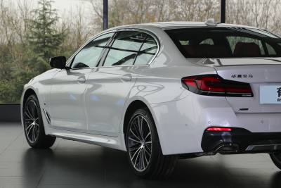 「宝马5系」2023款 530Li xDrive M运动套装图片-内饰外观空间官方图-有驾