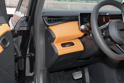 「L380」内饰图片-颜色-图片大全-有驾