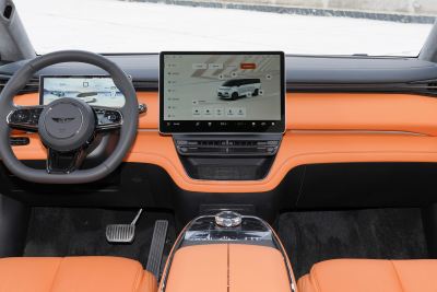 「L380」内饰图片-颜色-图片大全-有驾