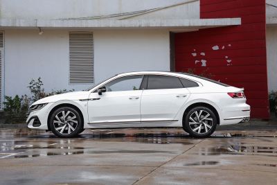 「一汽-大众CC」2021款 380TSI 夺目版30周年纪念版图片-内饰外观空间官方图-有驾