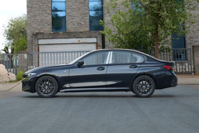 「宝马3系」2023款 325i M运动曜夜套装图片-内饰外观空间官方图-有驾