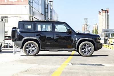 「捷途旅行者」2025款 2.0TD DCT XWD穿越图片-内饰外观空间官方图-有驾