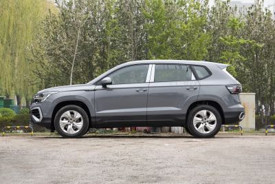 「途岳」2023款 300TSI 两驱新月版图片-内饰外观空间官方图-有驾