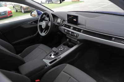 「奥迪A4L」2017款 Plus 40 TFSI 进取型内饰图片-颜色大全-有驾