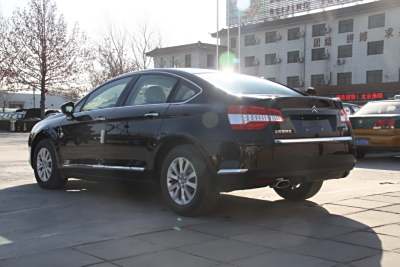 「雪铁龙C5」2012款 2.0L 自动尊享型图片-内饰外观空间官方图-有驾