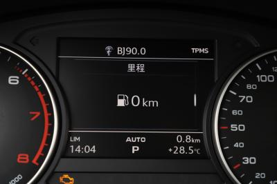 「奥迪A4L」2017款 Plus 40 TFSI 进取型内饰图片-颜色大全-有驾