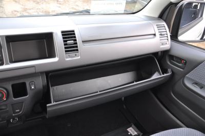 「HIACE」图片大全-所有车型颜色-有驾