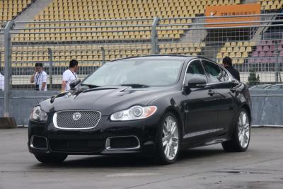 「捷豹XF」图片大全-所有车型颜色-有驾