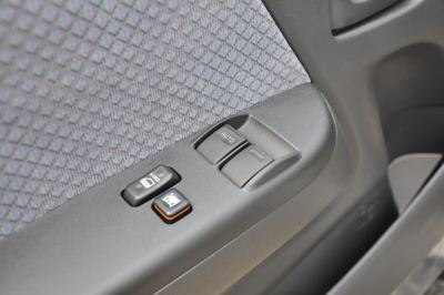 「HIACE」图片大全-所有车型颜色-有驾